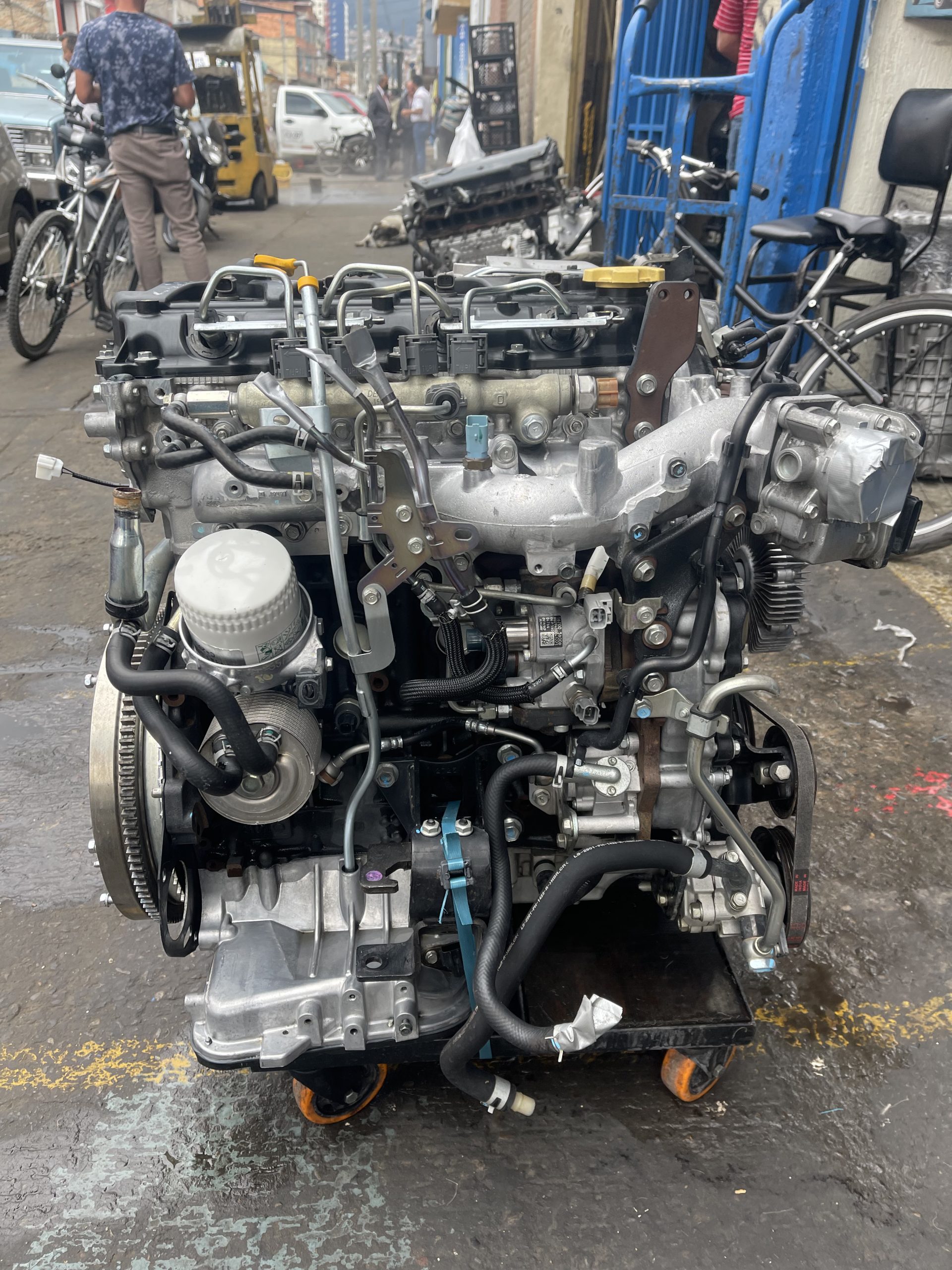 MOTOR NISSAN YD25 URVAN NV350 | Encuentra culatas y repuestos de motor ...